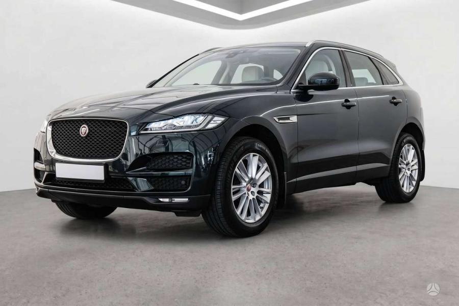 Green Jaguar F-Pace 2016 in Kaunas, with an engine capacity of 2.00 L and mileage of 228 thousand km for 11590 €, photo 1 on AUTOMOTO.COM.LV