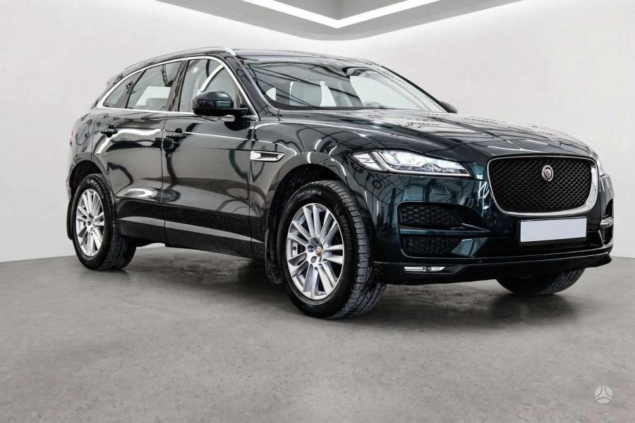 Green Jaguar F-Pace 2016 in Kaunas, with an engine capacity of 2.00 L and mileage of 228 thousand km for 11590 €, photo 3 on AUTOMOTO.COM.LV