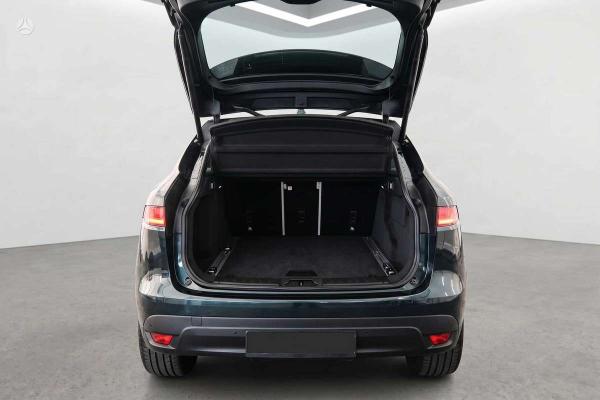 Green Jaguar F-Pace 2016 in Kaunas, with an engine capacity of 2.00 L and mileage of 228 thousand km for 11590 €, photo 5 on AUTOMOTO.COM.LV