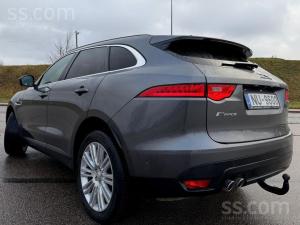 Grey Jaguar F-Pace 2016 in Daugavpils, with an engine capacity of 2.00 L and mileage of 188 thousand km for 16950 €, photo 2 on AUTOMOTO.COM.LV