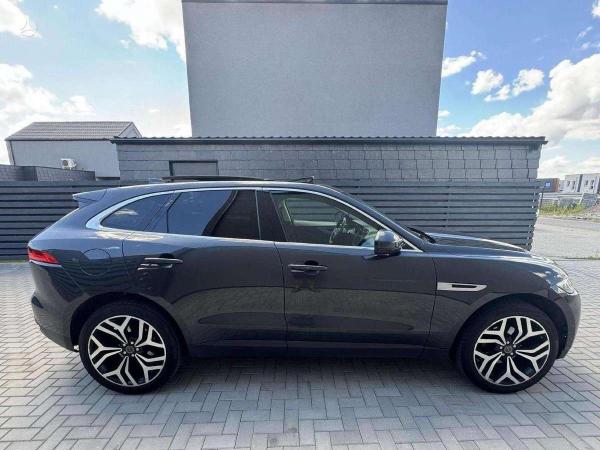 Pelēks Jaguar F-Pace 2016 Viļņa, ar dzinēja tilpumu 2.00 L un nobraukumu 238 tūkst. km par 13600 €, foto 2 vietnē AUTOMOTO.COM.LV