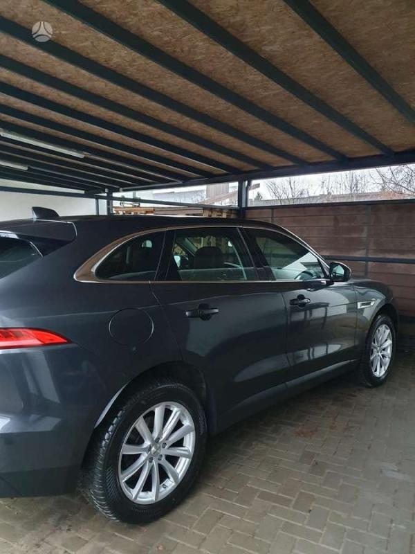 Pelēks Jaguar F-Pace 2016 Viļņa, ar dzinēja tilpumu 2.00 L un nobraukumu 238 tūkst. km par 13600 €, foto 6 vietnē AUTOMOTO.COM.LV