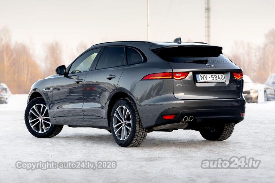 Pelēks Jaguar F-Pace 2016 Tallina, ar dzinēja tilpumu 2.00 L un nobraukumu 159 tūkst. km par 15800 €, foto 4 vietnē AUTOMOTO.COM.LV