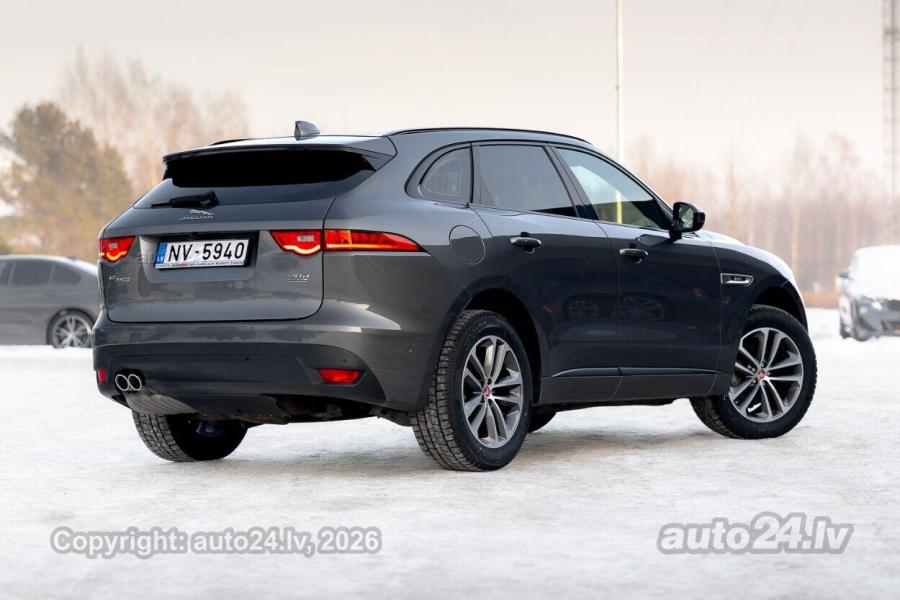 Pelēks Jaguar F-Pace 2016 Tallina, ar dzinēja tilpumu 2.00 L un nobraukumu 159 tūkst. km par 15800 €, foto 6 vietnē AUTOMOTO.COM.LV