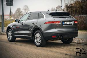 Grey Jaguar F-Pace 2016 in Riga, with an engine capacity of 2.00 L and mileage of 203 thousand km for 10990 €, photo 6 on AUTOMOTO.COM.LV