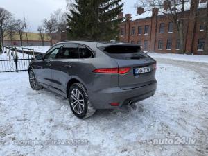 Pelēks Jaguar F-Pace 2016 Tallina, ar dzinēja tilpumu 3.00 L un nobraukumu 215 tūkst. km par 24999 €, foto 5 vietnē AUTOMOTO.COM.LV