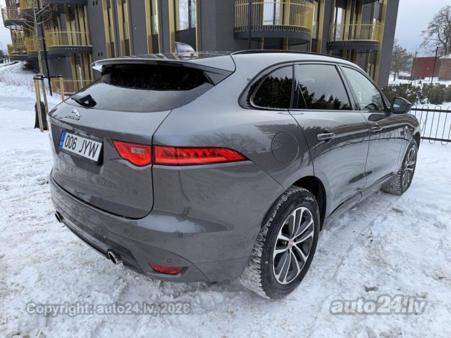 Pelēks Jaguar F-Pace 2016 Tallina, ar dzinēja tilpumu 3.00 L un nobraukumu 215 tūkst. km par 24999 €, foto 7 vietnē AUTOMOTO.COM.LV