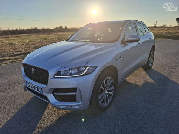 Grey Jaguar F-Pace 2016 in Vilnius, with an engine capacity of 2.00 L and mileage of 223 thousand km for 11600 €, photo 2 on AUTOMOTO.COM.LV