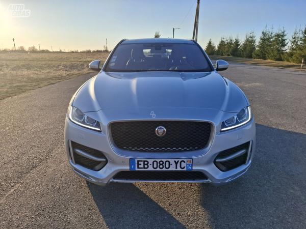 Grey Jaguar F-Pace 2016 in Vilnius, with an engine capacity of 2.00 L and mileage of 223 thousand km for 11600 €, photo 3 on AUTOMOTO.COM.LV