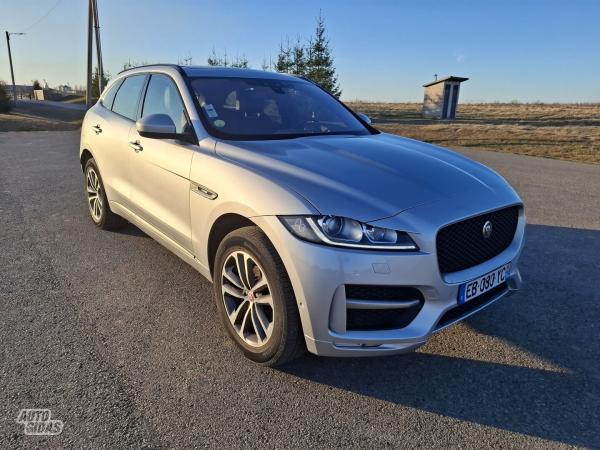 Grey Jaguar F-Pace 2016 in Vilnius, with an engine capacity of 2.00 L and mileage of 223 thousand km for 11600 €, photo 4 on AUTOMOTO.COM.LV