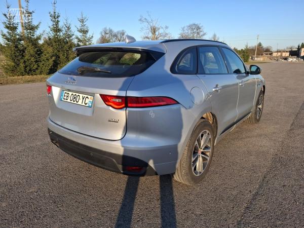 Grey Jaguar F-Pace 2016 in Vilnius, with an engine capacity of 2.00 L and mileage of 223 thousand km for 11600 €, photo 6 on AUTOMOTO.COM.LV