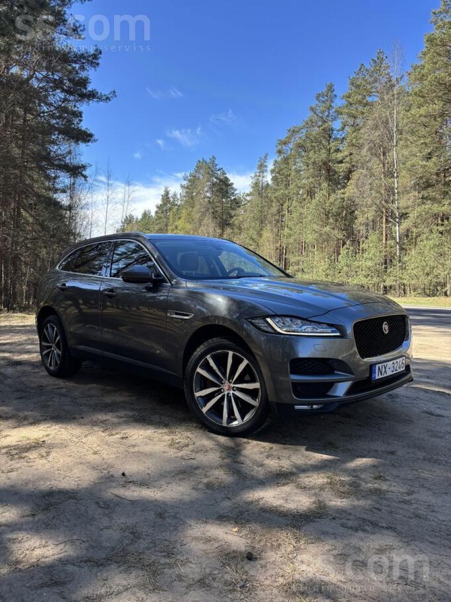 Pelēks Jaguar F-Pace 2016 Daugavpils, ar dzinēja tilpumu 2.00 L un nobraukumu 198 tūkst. km par 15000 €, foto 3 vietnē AUTOMOTO.COM.LV