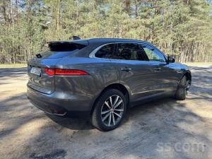 Pelēks Jaguar F-Pace 2016 Daugavpils, ar dzinēja tilpumu 2.00 L un nobraukumu 198 tūkst. km par 15000 €, foto 5 vietnē AUTOMOTO.COM.LV