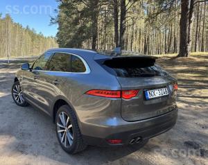 Pelēks Jaguar F-Pace 2016 Daugavpils, ar dzinēja tilpumu 2.00 L un nobraukumu 198 tūkst. km par 15000 €, foto 6 vietnē AUTOMOTO.COM.LV