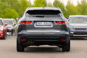 Grey Jaguar F-Pace 2016 in Jelgava, with an engine capacity of 2.00 L and mileage of 0 thousand km for 14900 €, photo 6 on AUTOMOTO.COM.LV
