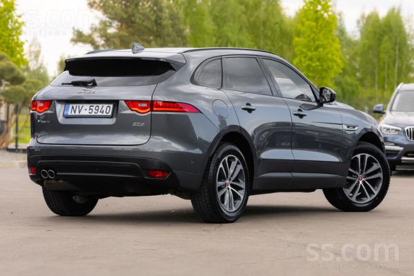 Grey Jaguar F-Pace 2016 in Jelgava, with an engine capacity of 2.00 L and mileage of 0 thousand km for 14900 €, photo 6 on AUTOMOTO.COM.LV