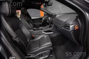 Grey Jaguar F-Pace 2016 in Jelgava, with an engine capacity of 2.00 L and mileage of 0 thousand km for 14900 €, photo 9 on AUTOMOTO.COM.LV