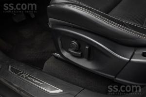 Grey Jaguar F-Pace 2016 in Jelgava, with an engine capacity of 2.00 L and mileage of 0 thousand km for 14900 €, photo 18 on AUTOMOTO.COM.LV