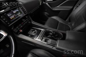Grey Jaguar F-Pace 2016 in Jelgava, with an engine capacity of 2.00 L and mileage of 0 thousand km for 14900 €, photo 19 on AUTOMOTO.COM.LV