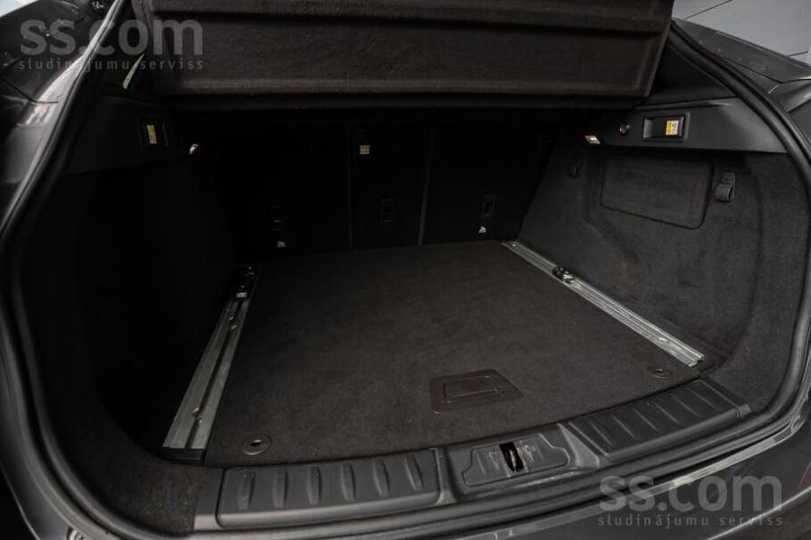 Grey Jaguar F-Pace 2016 in Jelgava, with an engine capacity of 2.00 L and mileage of 0 thousand km for 14900 €, photo 32 on AUTOMOTO.COM.LV