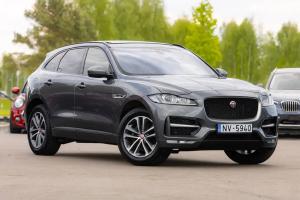 Pelēks Jaguar F-Pace 2016 Jelgava, ar dzinēja tilpumu 2.00 L un nobraukumu 159 tūkst. km par 14900 €, foto 4 vietnē AUTOMOTO.COM.LV