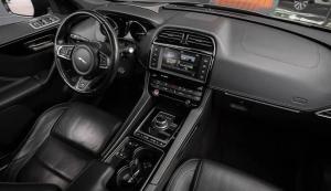 Pelēks Jaguar F-Pace 2016 Jelgava, ar dzinēja tilpumu 2.00 L un nobraukumu 159 tūkst. km par 14900 €, foto 12 vietnē AUTOMOTO.COM.LV