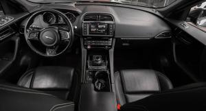 Pelēks Jaguar F-Pace 2016 Jelgava, ar dzinēja tilpumu 2.00 L un nobraukumu 159 tūkst. km par 14900 €, foto 13 vietnē AUTOMOTO.COM.LV