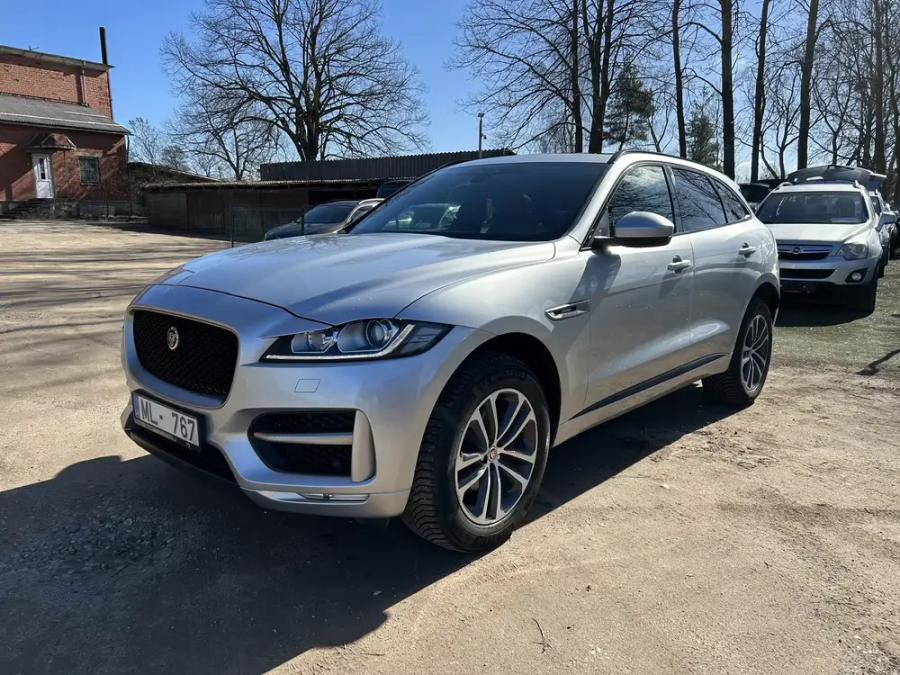 Pelēks Jaguar F-Pace 2016 Grobiņa, ar dzinēja tilpumu 2.00 L un nobraukumu 129 tūkst. km par 16700 €, foto 1 vietnē AUTOMOTO.COM.LV