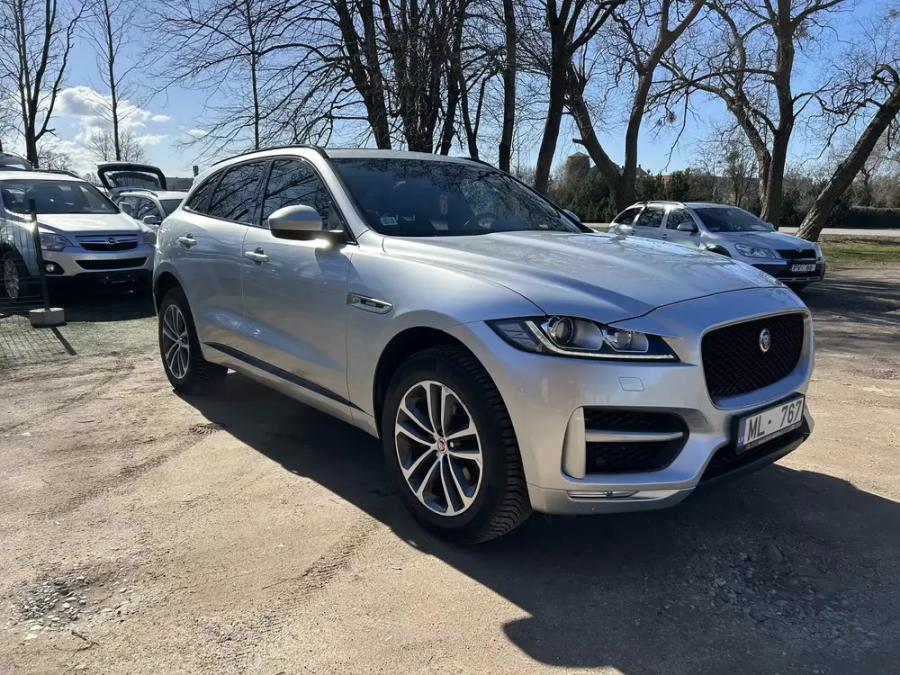 Pelēks Jaguar F-Pace 2016 Grobiņa, ar dzinēja tilpumu 2.00 L un nobraukumu 129 tūkst. km par 16700 €, foto 5 vietnē AUTOMOTO.COM.LV