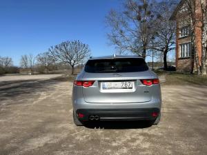 Pelēks Jaguar F-Pace 2016 Grobiņa, ar dzinēja tilpumu 2.00 L un nobraukumu 129 tūkst. km par 16700 €, foto 8 vietnē AUTOMOTO.COM.LV
