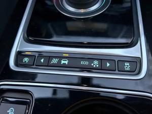 Pelēks Jaguar F-Pace 2016 Grobiņa, ar dzinēja tilpumu 2.00 L un nobraukumu 129 tūkst. km par 16700 €, foto 15 vietnē AUTOMOTO.COM.LV