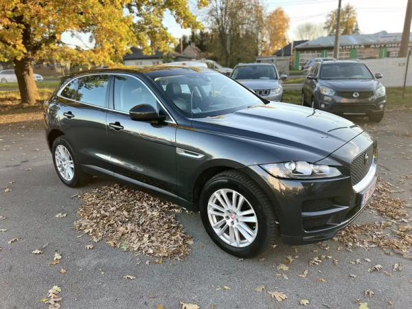 Grey Jaguar F-Pace 2016 in Riga, with an engine capacity of 2.00 L and mileage of 170 thousand km for 13950 €, photo 3 on AUTOMOTO.COM.LV