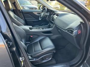 Grey Jaguar F-Pace 2016 in Riga, with an engine capacity of 2.00 L and mileage of 170 thousand km for 13950 €, photo 12 on AUTOMOTO.COM.LV