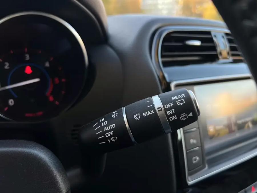 Grey Jaguar F-Pace 2016 in Riga, with an engine capacity of 2.00 L and mileage of 170 thousand km for 13950 €, photo 22 on AUTOMOTO.COM.LV