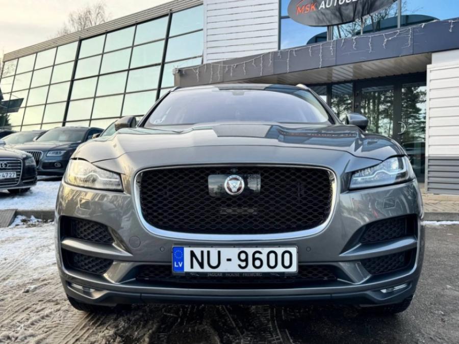 Grey Jaguar F-Pace 2016 in Riga, with an engine capacity of 2.00 L and mileage of 180 thousand km for 21490 €, photo 25 on AUTOMOTO.COM.LV