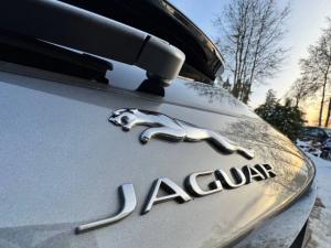 Grey Jaguar F-Pace 2016 in Riga, with an engine capacity of 2.00 L and mileage of 180 thousand km for 21490 €, photo 34 on AUTOMOTO.COM.LV