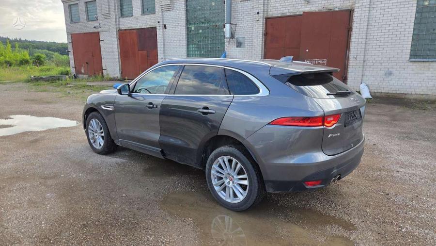 Pelēks Jaguar F-Pace 2016 Kauņa, ar dzinēja tilpumu 2.00 L un nobraukumu 180 tūkst. km par 7200 €, foto 6 vietnē AUTOMOTO.COM.LV