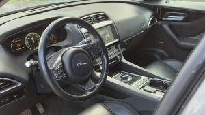 Pelēks Jaguar F-Pace 2016 Kauņa, ar dzinēja tilpumu 2.00 L un nobraukumu 180 tūkst. km par 7200 €, foto 9 vietnē AUTOMOTO.COM.LV