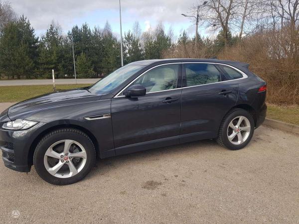 Grey Jaguar F-Pace 2016 in Vilnius, with an engine capacity of 2.00 L and mileage of 162 thousand km for 12300 €, photo 2 on AUTOMOTO.COM.LV