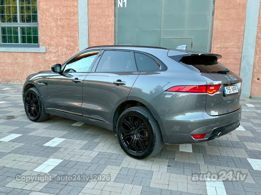Grey Jaguar F-Pace 2016 in Tallinn, with an engine capacity of 3.00 L and mileage of 223 thousand km for 17500 €, photo 4 on AUTOMOTO.COM.LV
