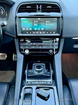 Grey Jaguar F-Pace 2016 in Tallinn, with an engine capacity of 3.00 L and mileage of 223 thousand km for 17500 €, photo 22 on AUTOMOTO.COM.LV