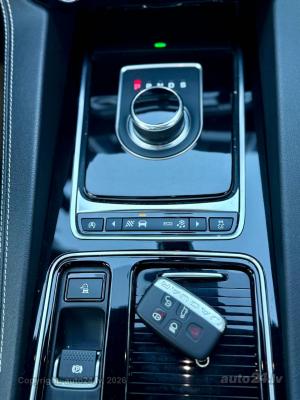 Grey Jaguar F-Pace 2016 in Tallinn, with an engine capacity of 3.00 L and mileage of 223 thousand km for 17500 €, photo 23 on AUTOMOTO.COM.LV