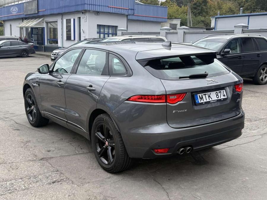 Pelēks Jaguar F-Pace 2016 Viļņa, ar dzinēja tilpumu 2.00 L un nobraukumu 208 tūkst. km par 12500 €, foto 3 vietnē AUTOMOTO.COM.LV