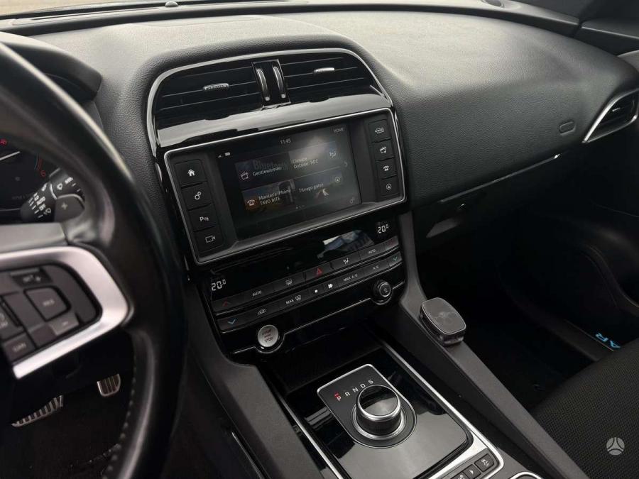 Pelēks Jaguar F-Pace 2016 Viļņa, ar dzinēja tilpumu 2.00 L un nobraukumu 208 tūkst. km par 12500 €, foto 16 vietnē AUTOMOTO.COM.LV