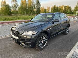Grey Jaguar F-Pace 2017 in Jelgava, with an engine capacity of 2.00 L and mileage of 130 thousand km for 16300 €, photo 1 on AUTOMOTO.COM.LV