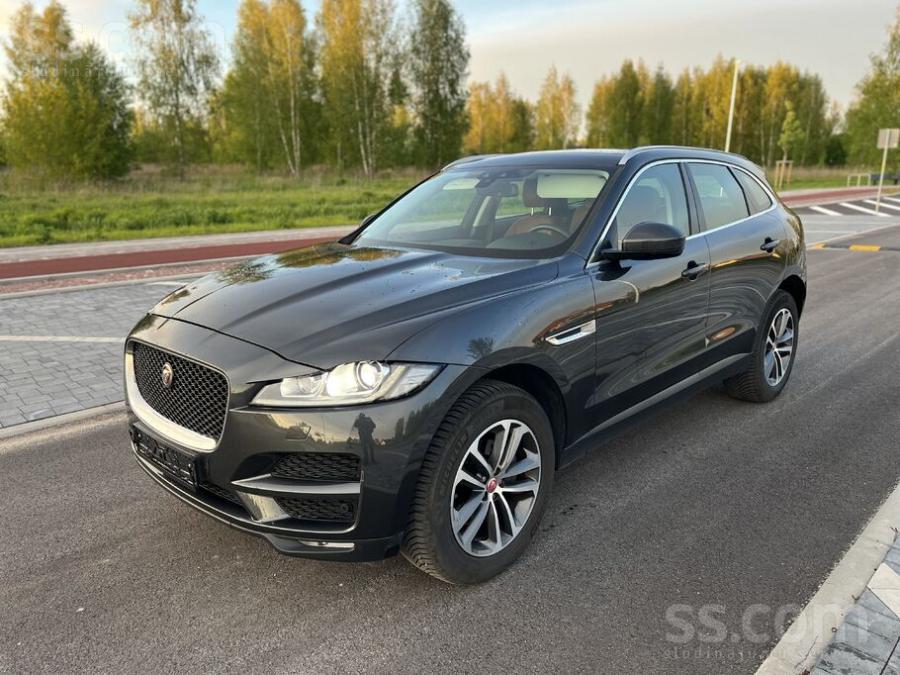 Grey Jaguar F-Pace 2017 in Jelgava, with an engine capacity of 2.00 L and mileage of 130 thousand km for 16300 €, photo 1 on AUTOMOTO.COM.LV