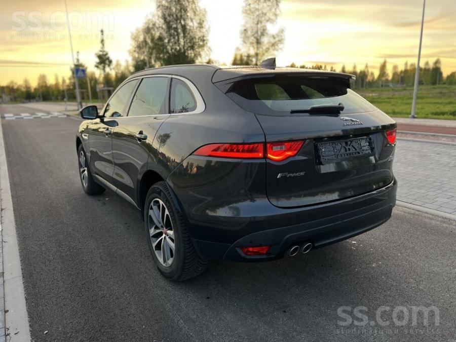 Grey Jaguar F-Pace 2017 in Jelgava, with an engine capacity of 2.00 L and mileage of 130 thousand km for 16300 €, photo 8 on AUTOMOTO.COM.LV