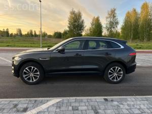 Grey Jaguar F-Pace 2017 in Jelgava, with an engine capacity of 2.00 L and mileage of 130 thousand km for 16300 €, photo 9 on AUTOMOTO.COM.LV