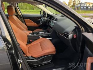 Grey Jaguar F-Pace 2017 in Jelgava, with an engine capacity of 2.00 L and mileage of 130 thousand km for 16300 €, photo 25 on AUTOMOTO.COM.LV
