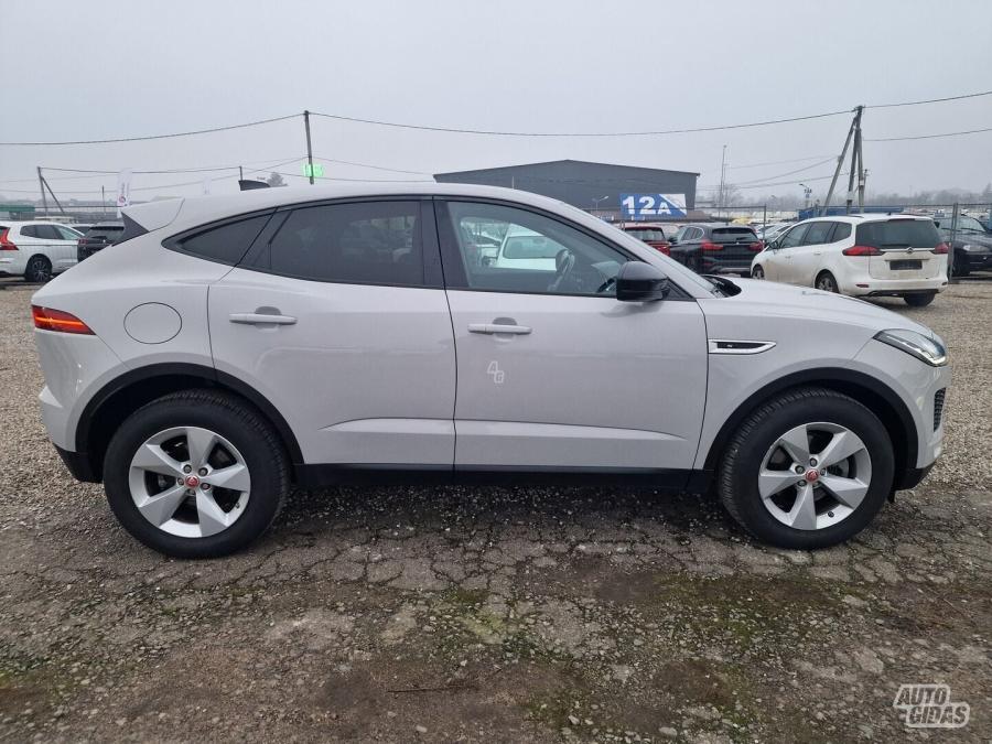 Grey Jaguar F-Pace 2017 in Kaunas, with an engine capacity of 2.00 L and mileage of 165 thousand km for 13950 €, photo 4 on AUTOMOTO.COM.LV